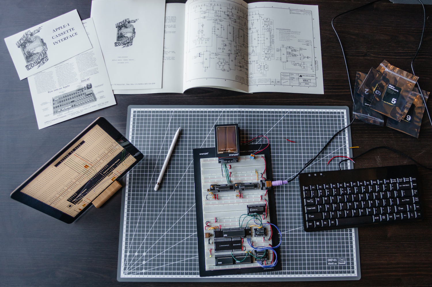 SmartyKit computer construction kit – DIY computer on breadboards ...